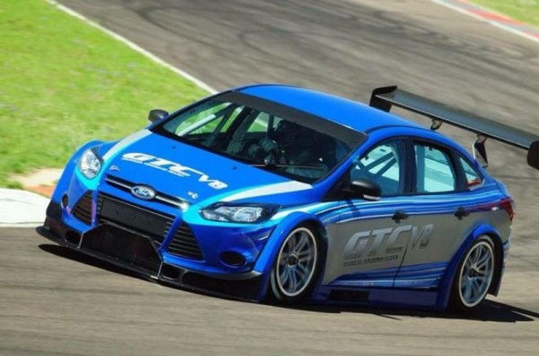 Ford Focus V8 Goes Racing