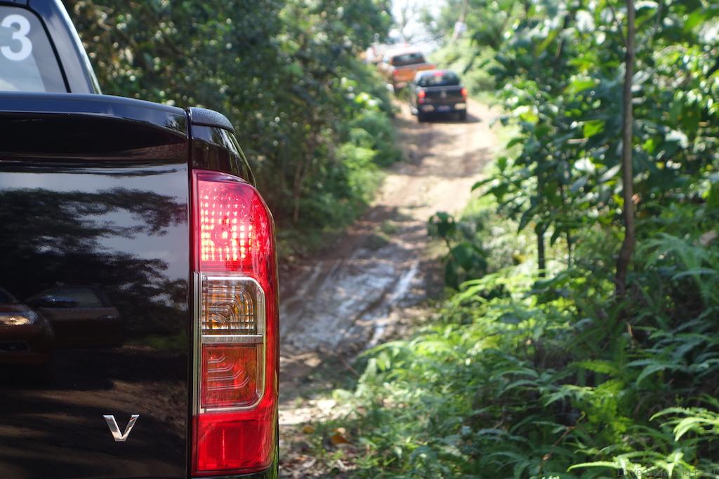 Nissan Launched NP300 Navara with 6 Variants – Drive Safe and Fast