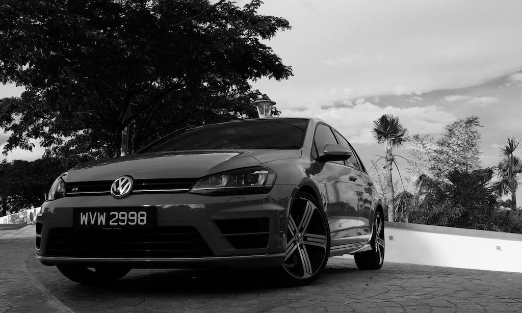 Volkswagen Golf R Review: A Wolf In Sheep’s Clothing – Drive Safe and Fast