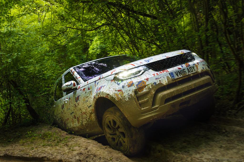 Land Rover Discovery’s Camo Was Supplied by the Children of the People ...