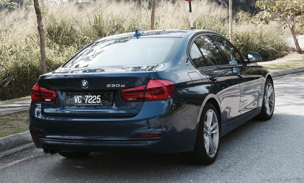 BMW 330e Review: The Electric Alternative