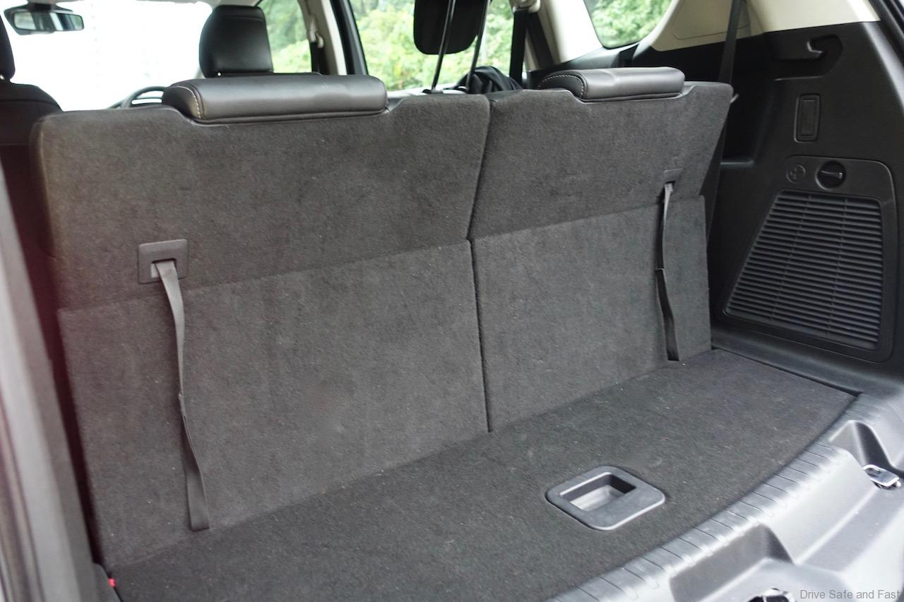 Ford S-Max Review: You Can Just About Have it All – Drive Safe and Fast