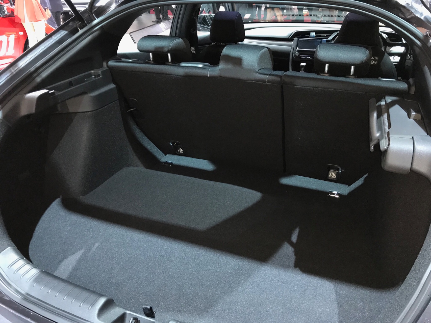 Civic Sedan vs Hatch (Headroom and Bootspace Visual Comparison)