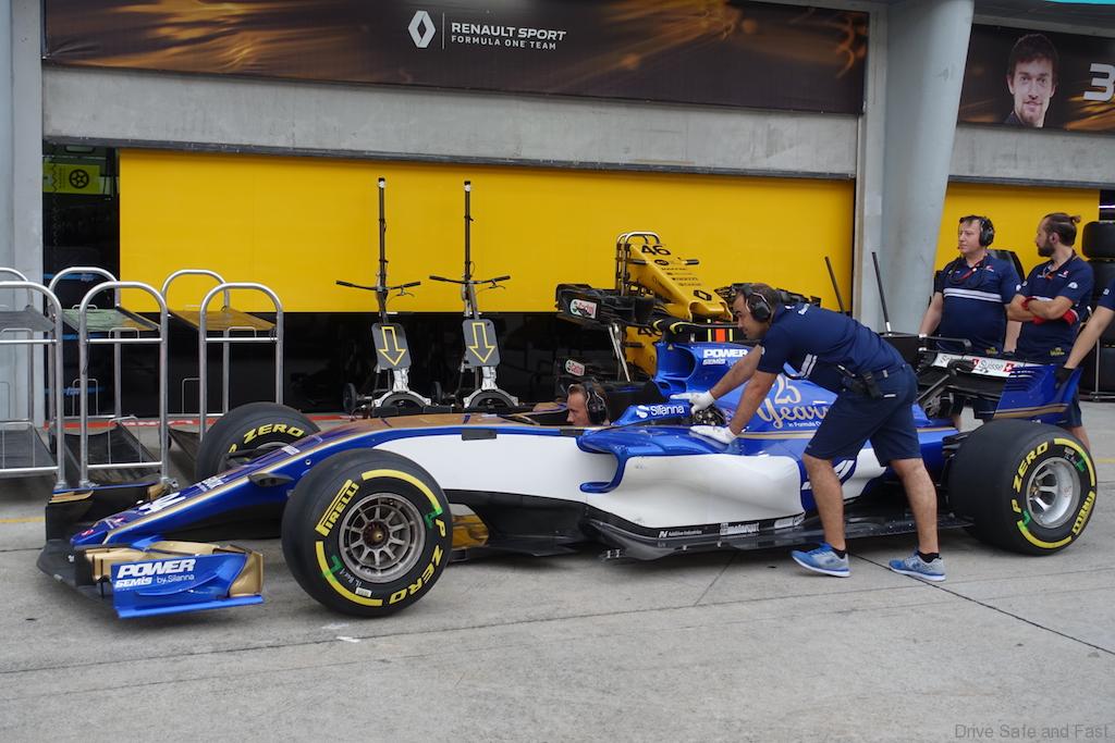 A Look At Every Pit Crew Participating in The Final Malaysian F1 Grand ...