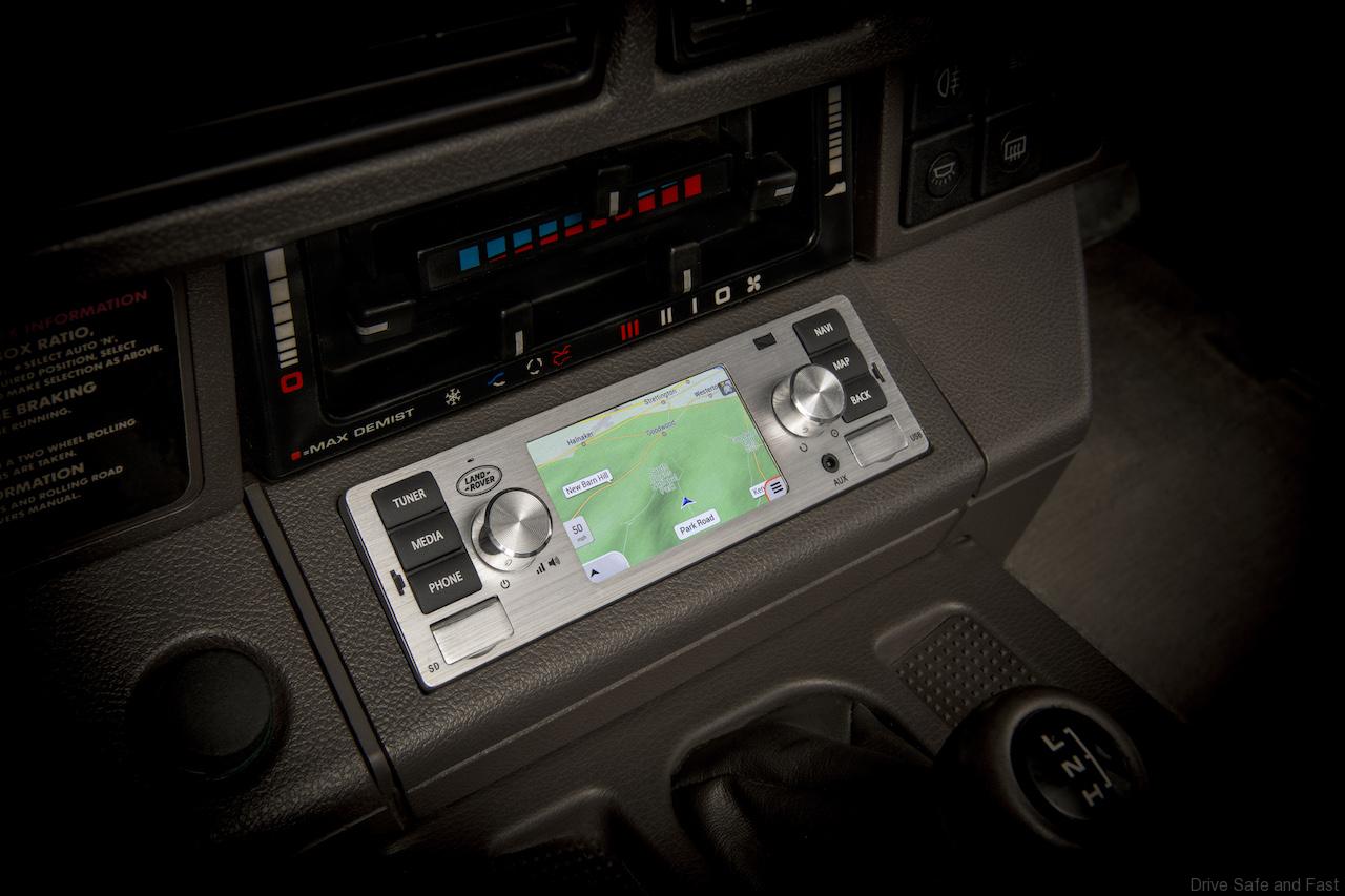 Retro-Looking Modern Infotainment System for Jaguar and Land Rover Classics