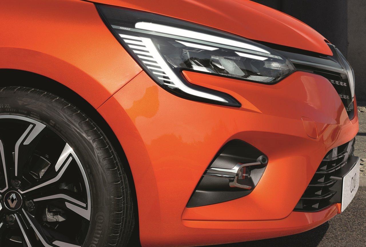 5th Generation Renault Clio Shown. The Interior Sees Biggest Change