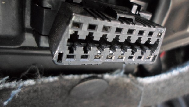 How to Use an OBD2 Bluetooth Scanner to Diagnose Car Problem