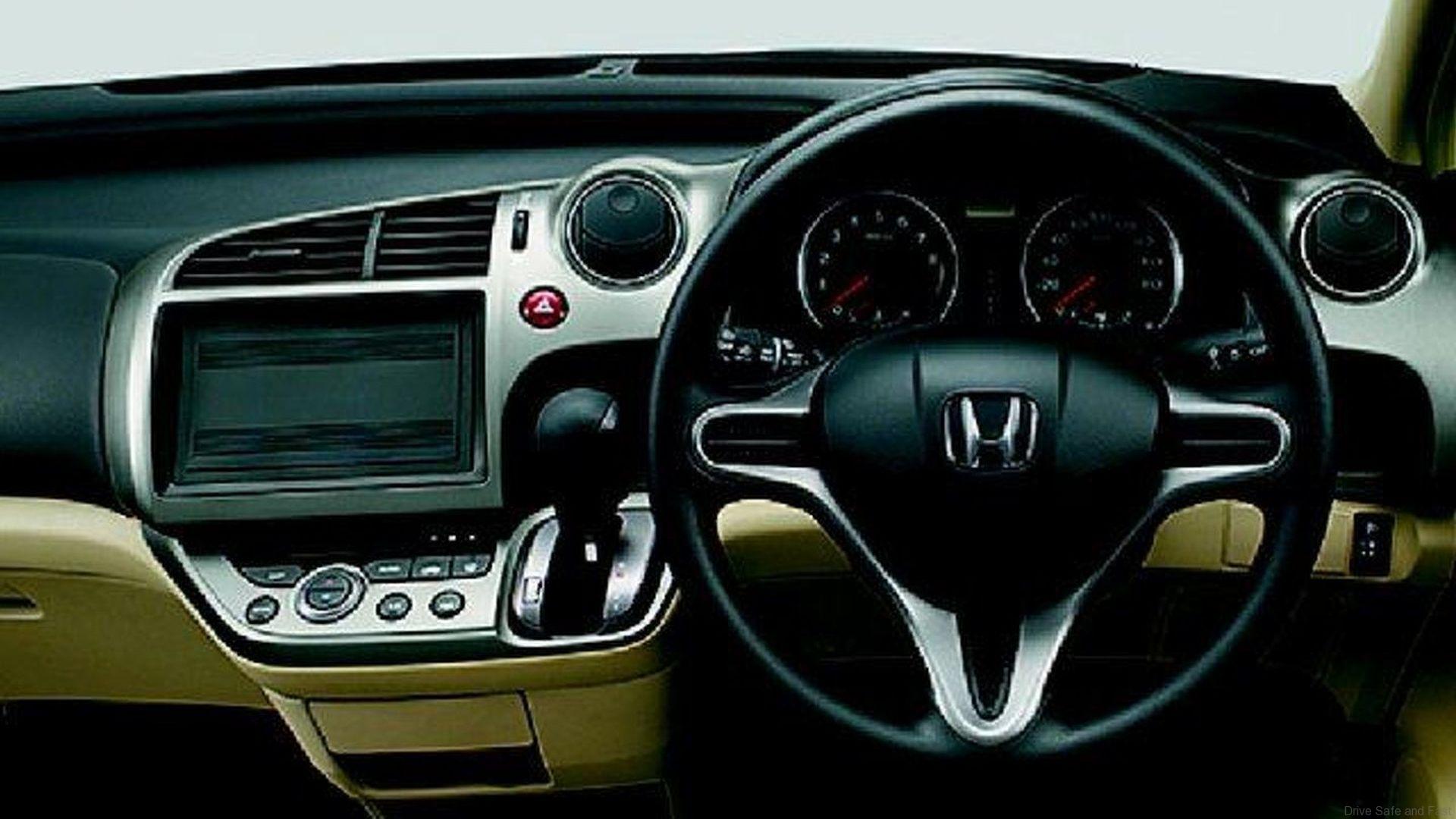 Honda Stream 1.7 used buy review……why not?