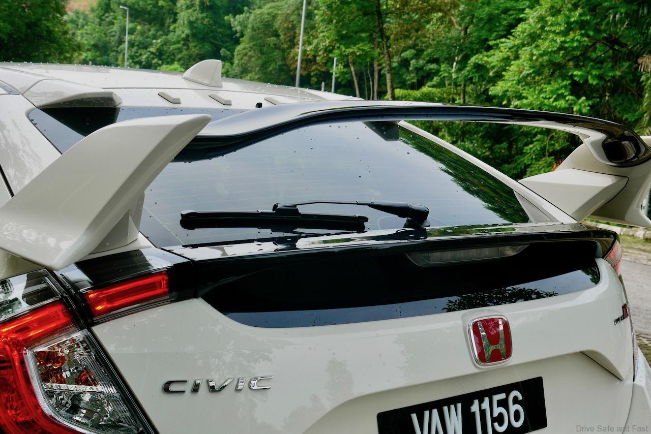 Honda Civic Type R Review: A Gundam On Wheels