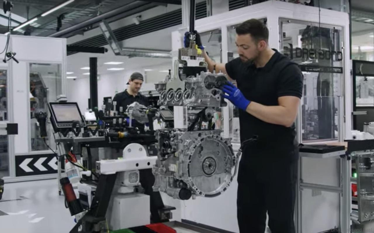 Inside the New Mercedes-AMG M139 Engine