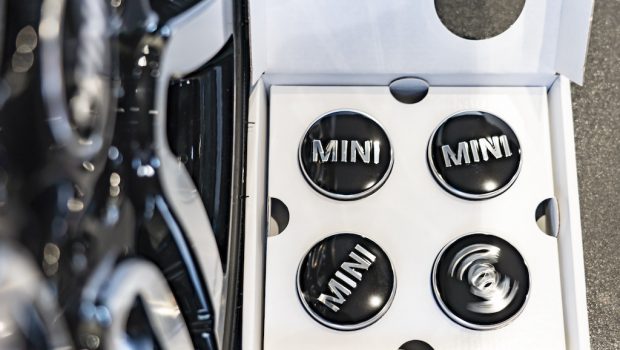 MINI now has Rolls-Royce-esque Floating Hub Caps