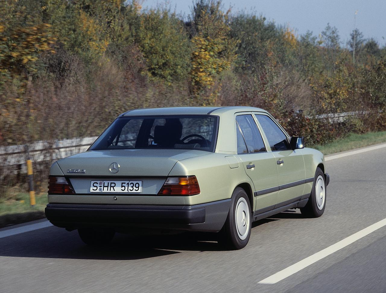 The Mercedes-Benz 124 Was First Revealed 35 Years Ago!