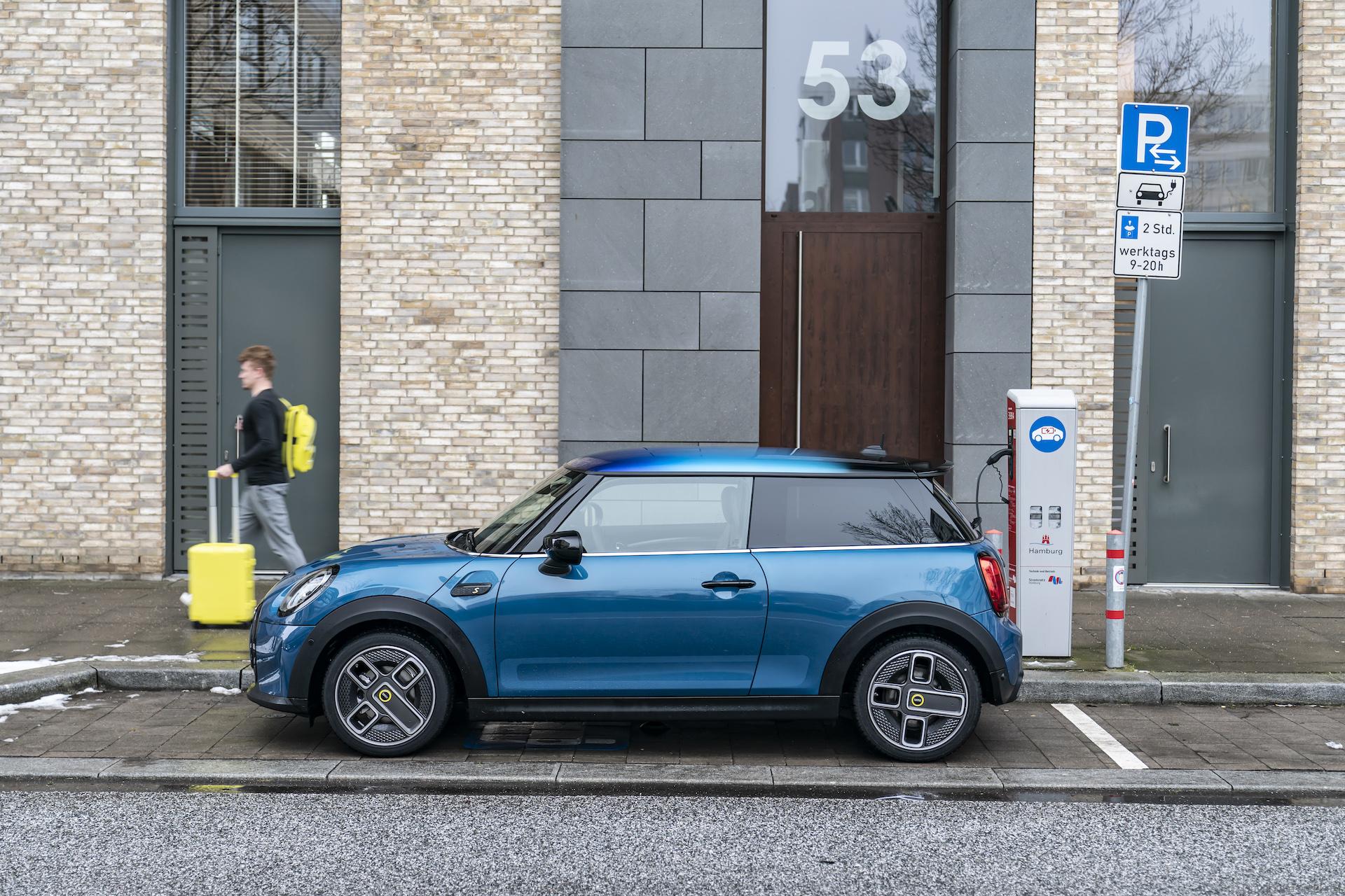 MINI Electric Updated With New Design Features