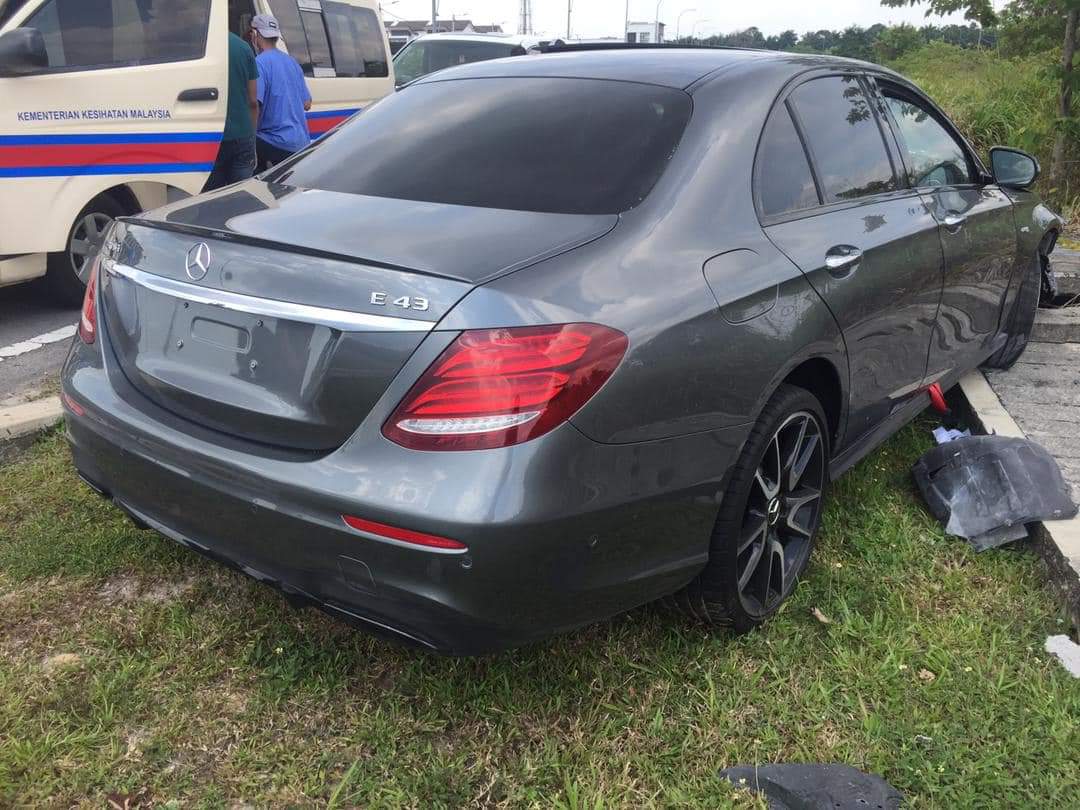 Mercedes-AMG E43 Crashed Into Metal Pipe During Test Drive