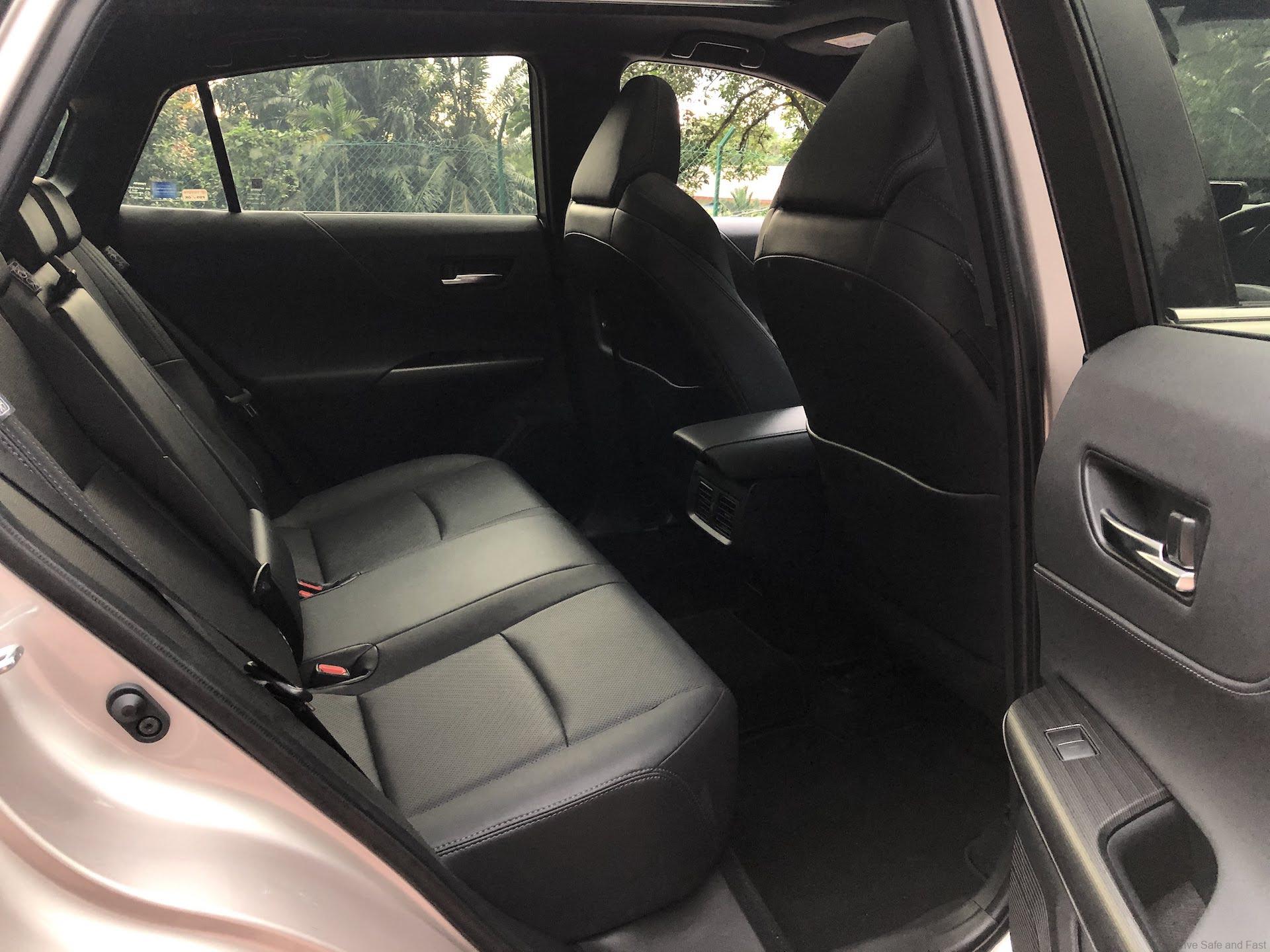 Toyota Harrier 2.0L Luxury SUV Drive Impressions