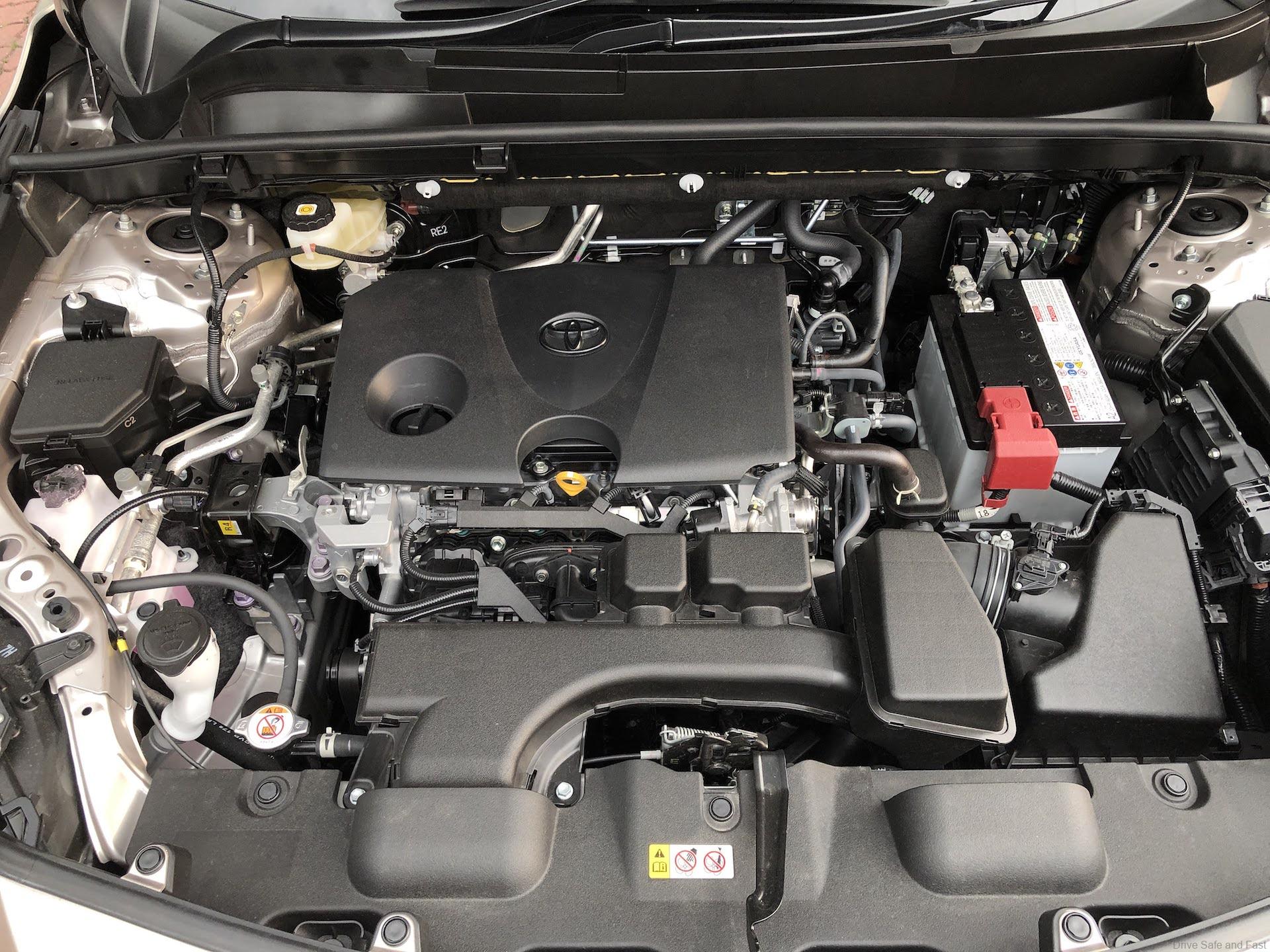 Toyota Harrier 2.0L Luxury SUV Drive Impressions