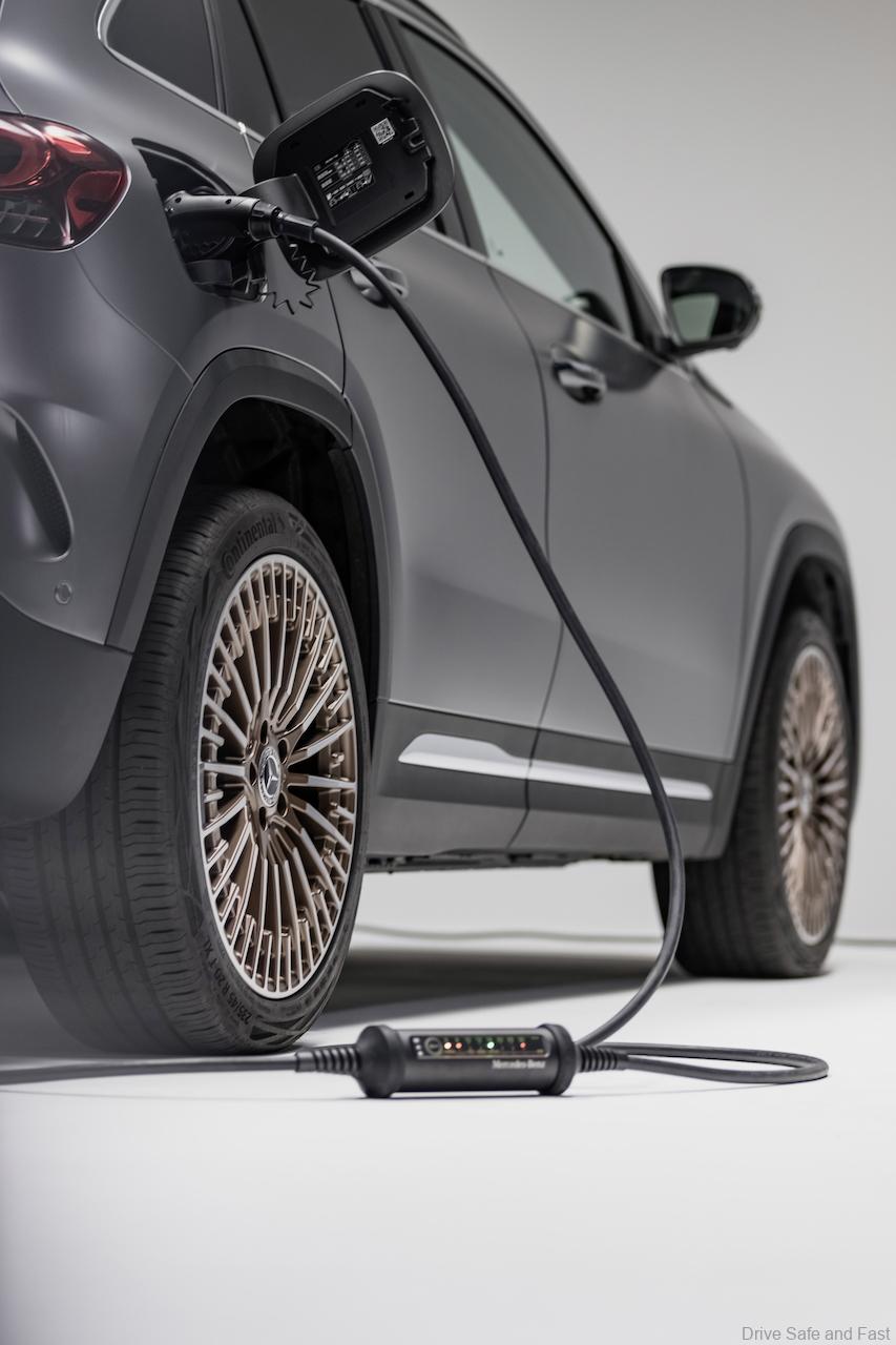 Flexible Charging System By Mercedes-Benz For PHEVs And EVs