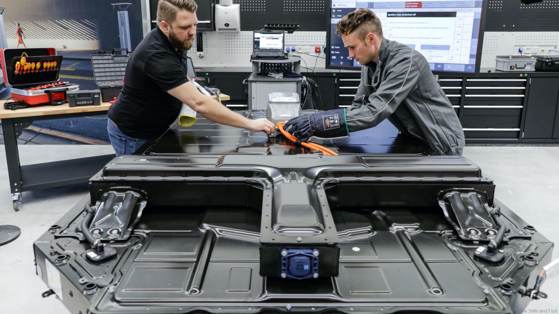 Porsche Aftersales High-Voltage Battery Repair Concept Shown