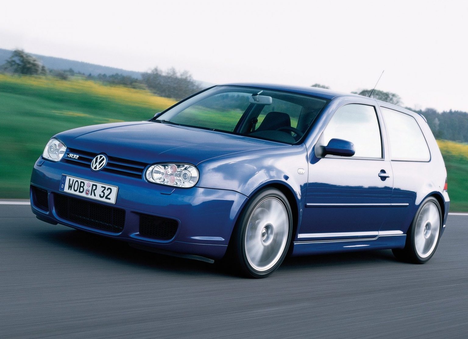 The Original Volkswagen Golf R32 Debuted 20 Years Ago