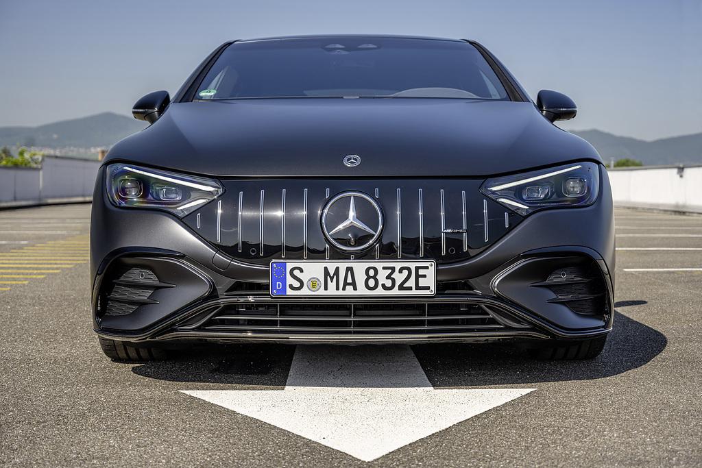 The Evolution Of The Mercedes-Benz Grille Over The Decades