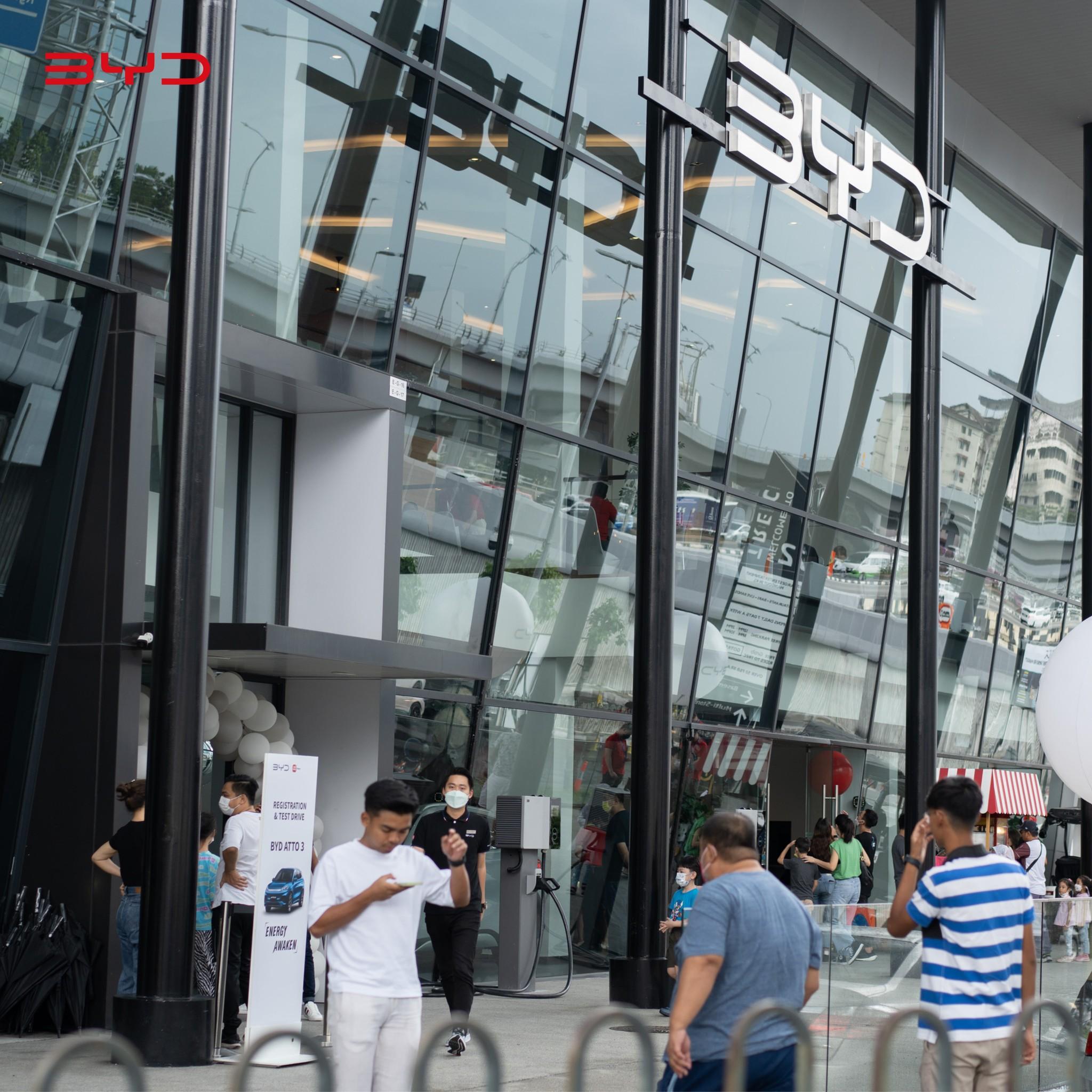 BYD Atto 3 Gets 1000 Orders In 10 Days With Just 1 Showroom