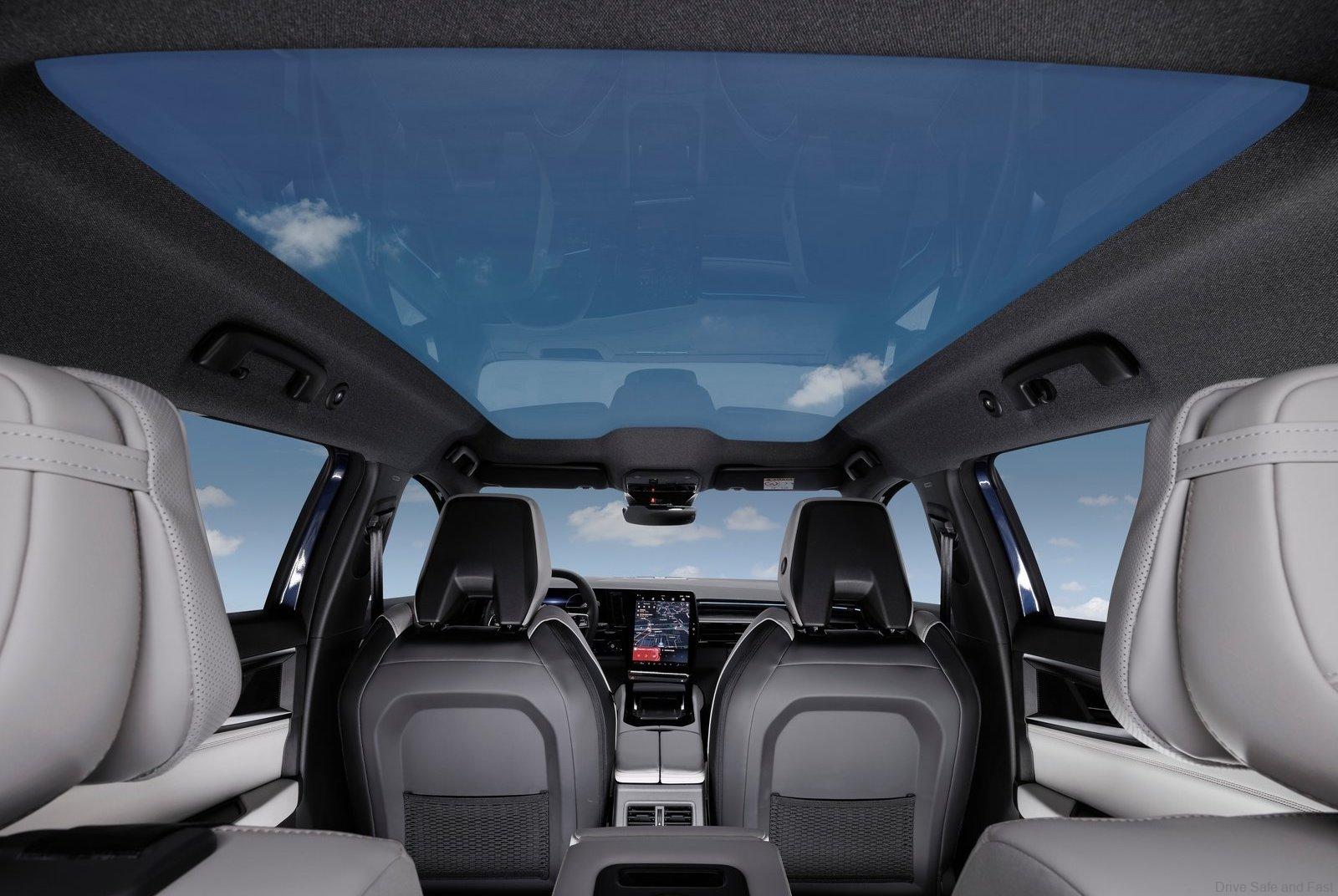 6th Gen Renault Espace Comes With The Largest Sunroof Ever