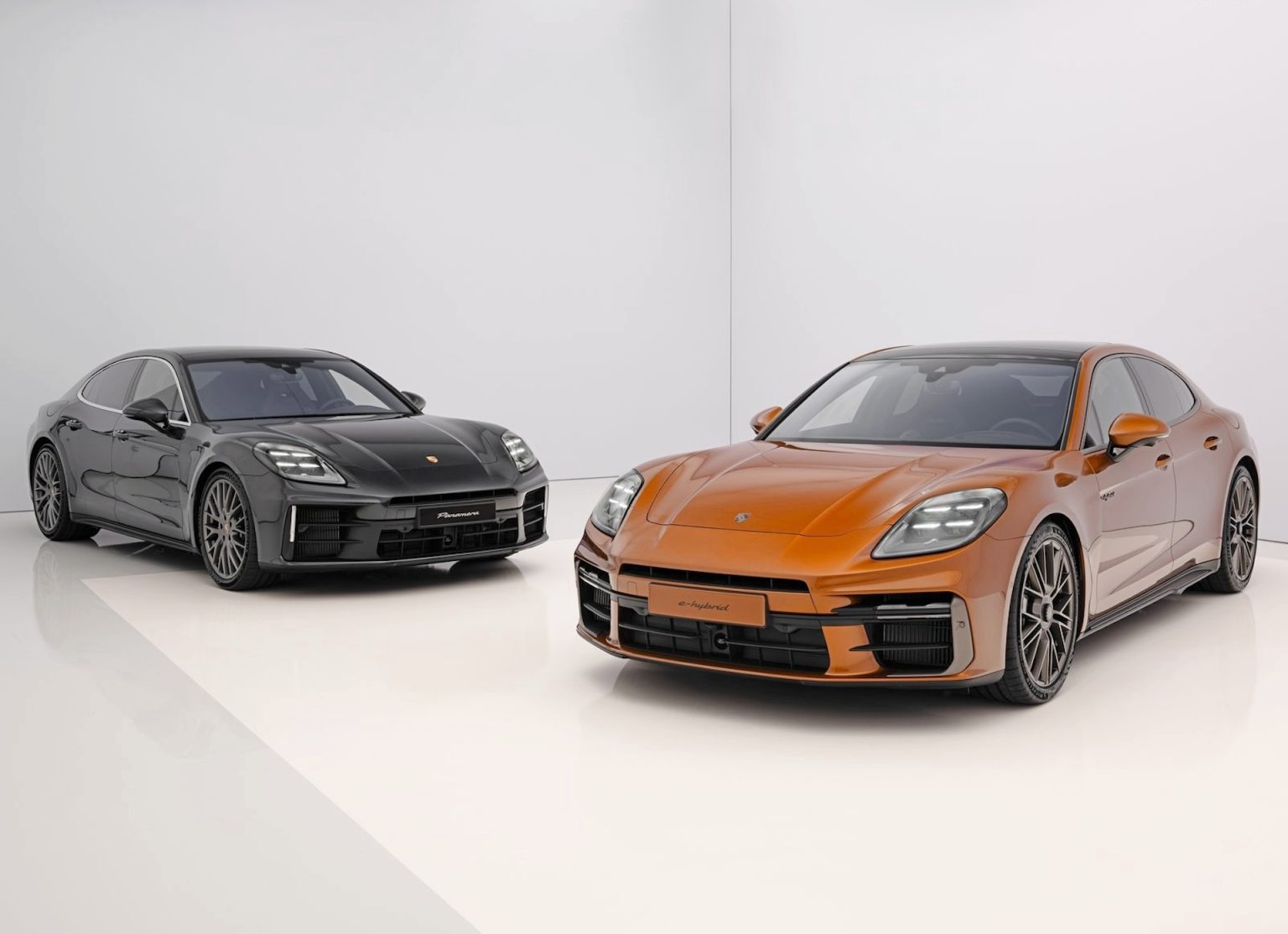 3rd Gen Porsche Panamera Debuts With Minor Upgrades