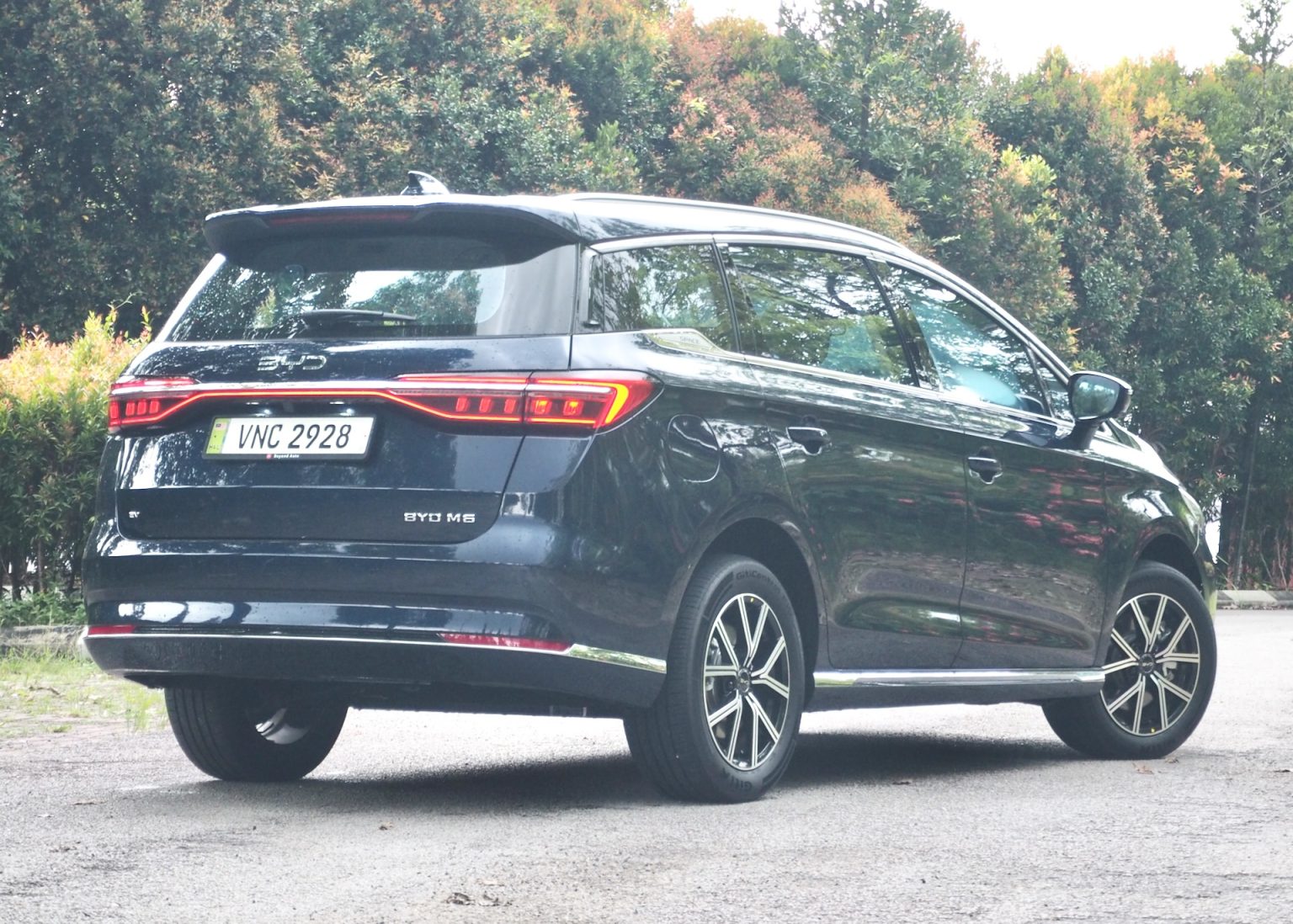 BYD M6 Extended Review: Best Bang For Buck EV Hands-Down