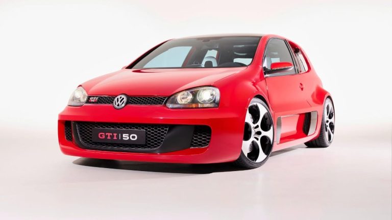 VOLKSWAGEN UNVEILS GOLF GTI W12-650